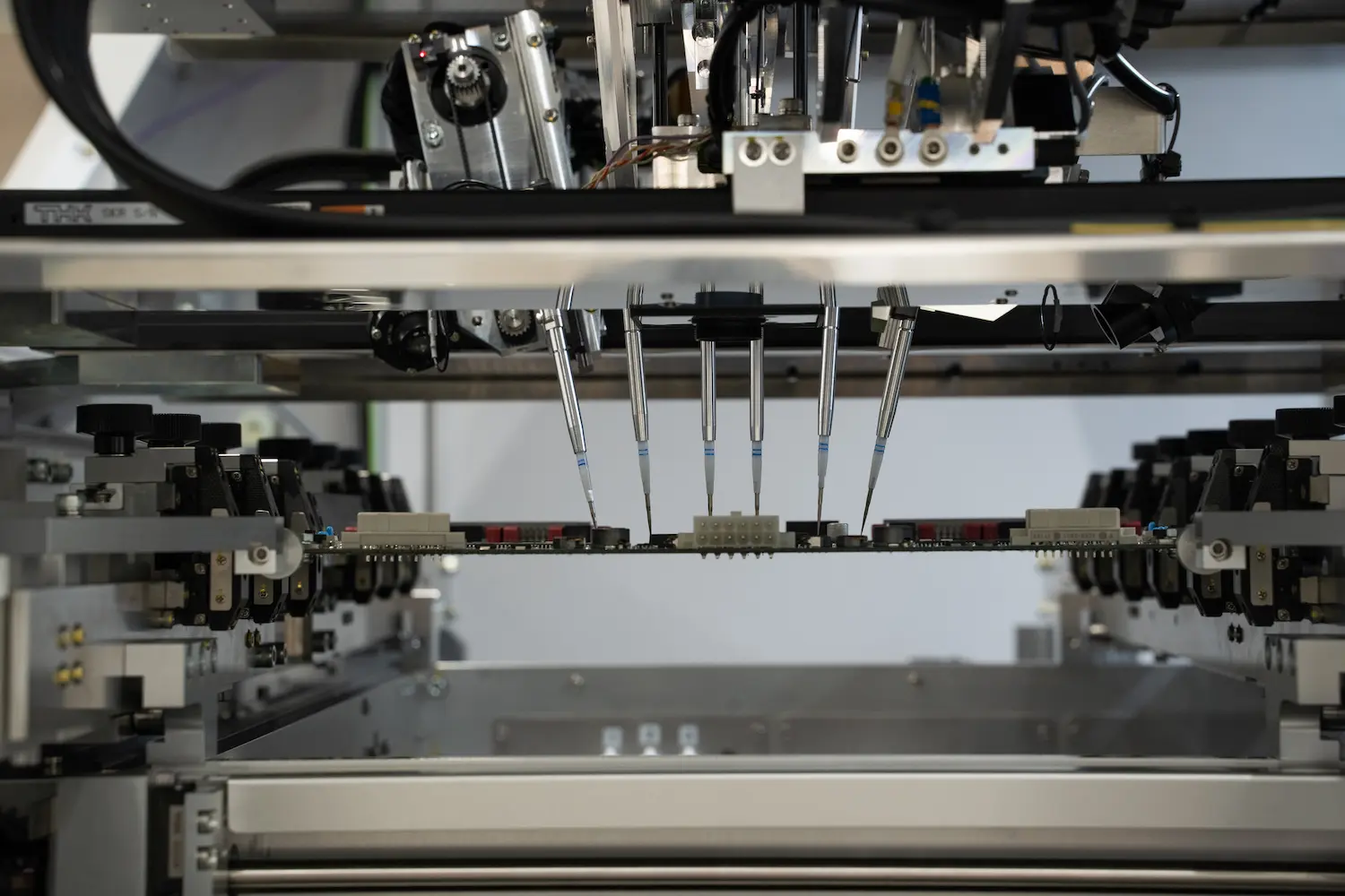 APT-2400F Flying Probe Tester | Systech