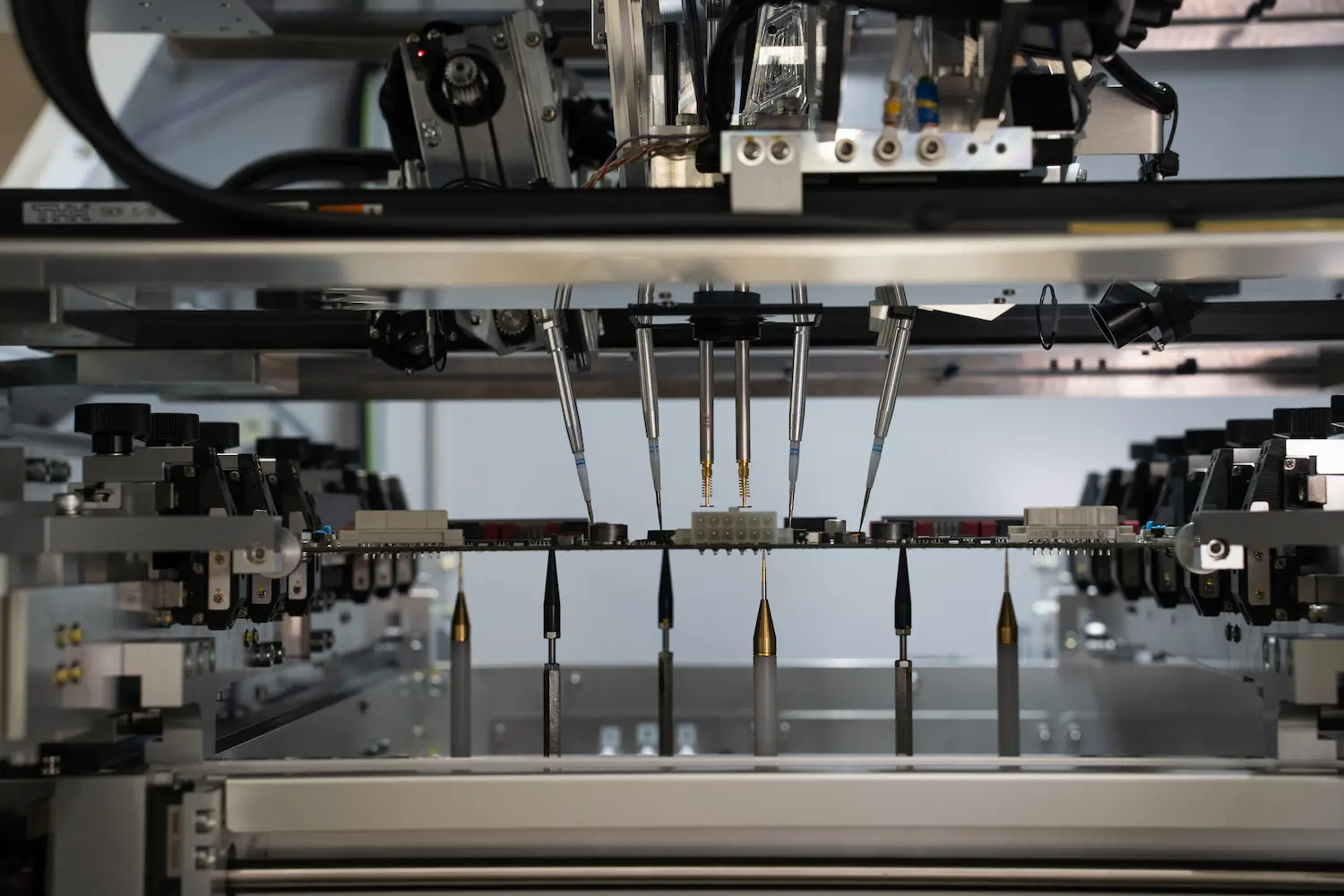 APT-2400F Flying Probe Tester | Systech